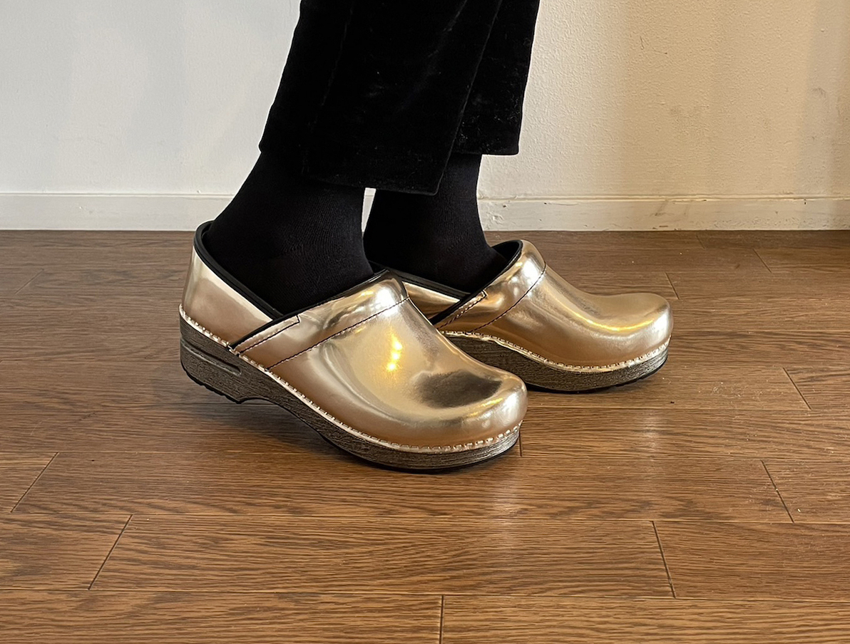 Index of /wholesale/FW23/dansko_model_images